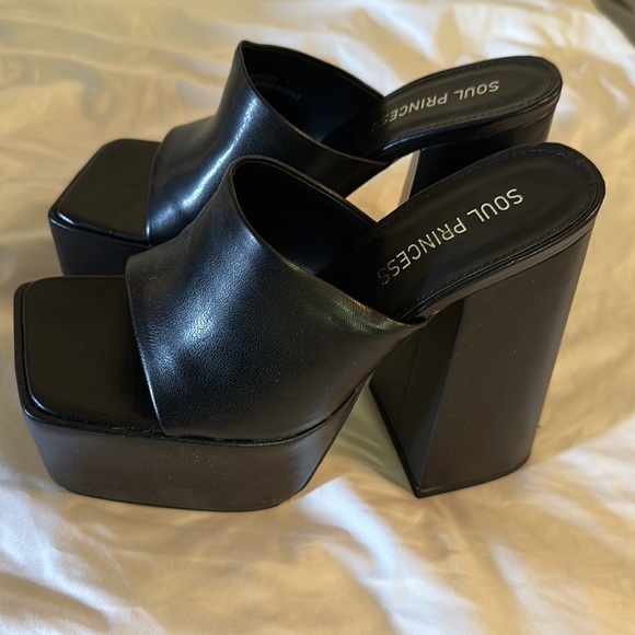 Shoes | Nwt Chunky Platform Heel With Square Front | Poshmark